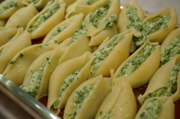 Snow Day Dinner : Stuffed Pasta Shells with Ricotta and Spinach