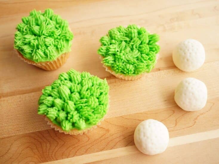 Super Fun and Easy Golf Cupcakes