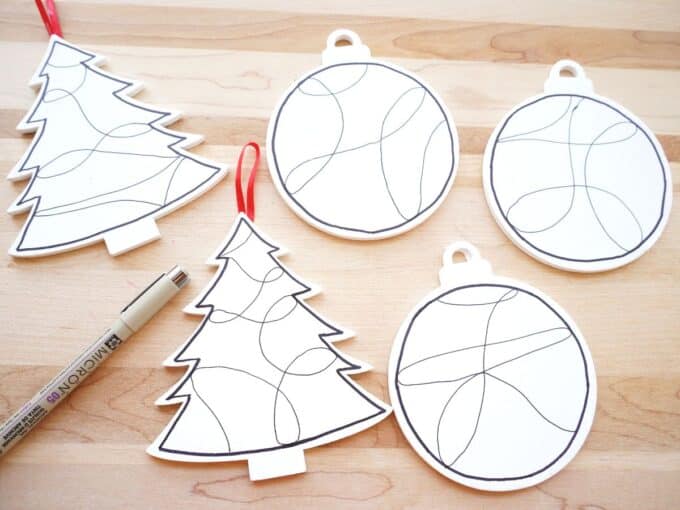 How to Make Zentangle Christmas Ornaments