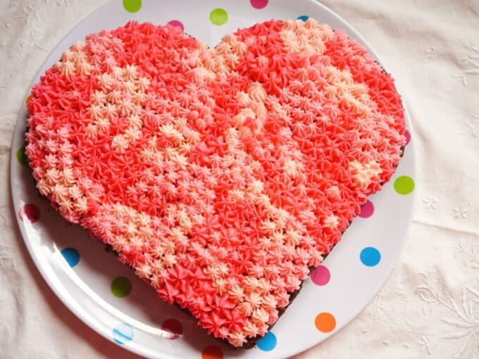 Simple Heart Shaped Valentine Cake
