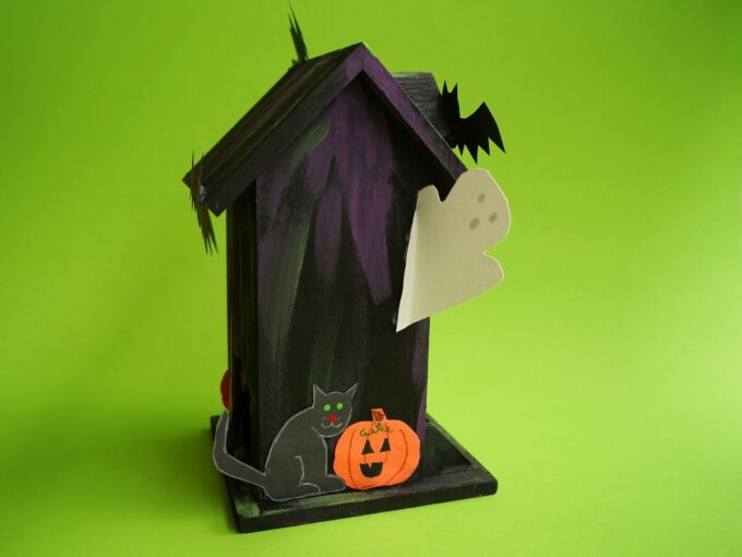 Easy Halloween Haunted House Craft