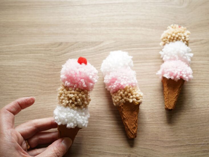 DIY Pom Pom Ice Cream Cone Garland