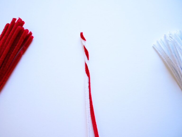 Easy Pipe Cleaner Candy Cane Craft