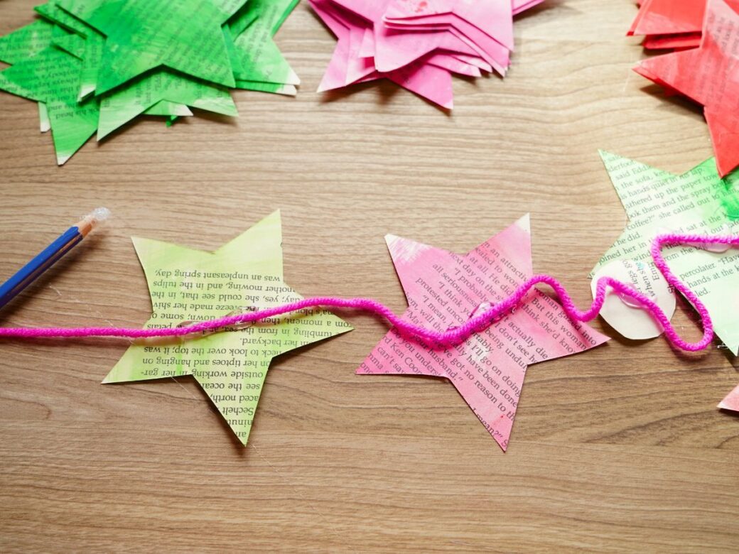 DIY Book Page Paper Star Christmas Garland
